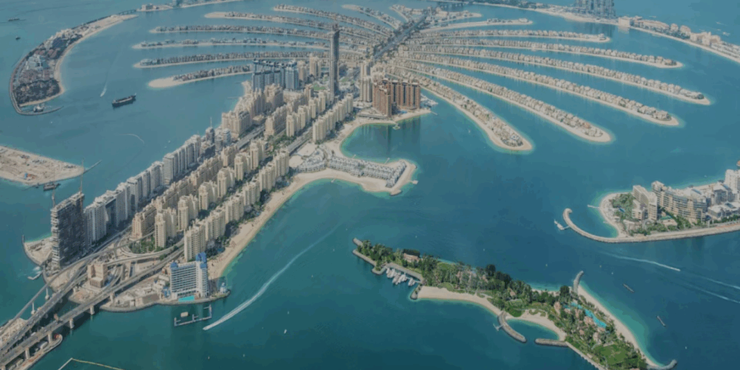 10 landmarks you can see from space - MeshPedia
